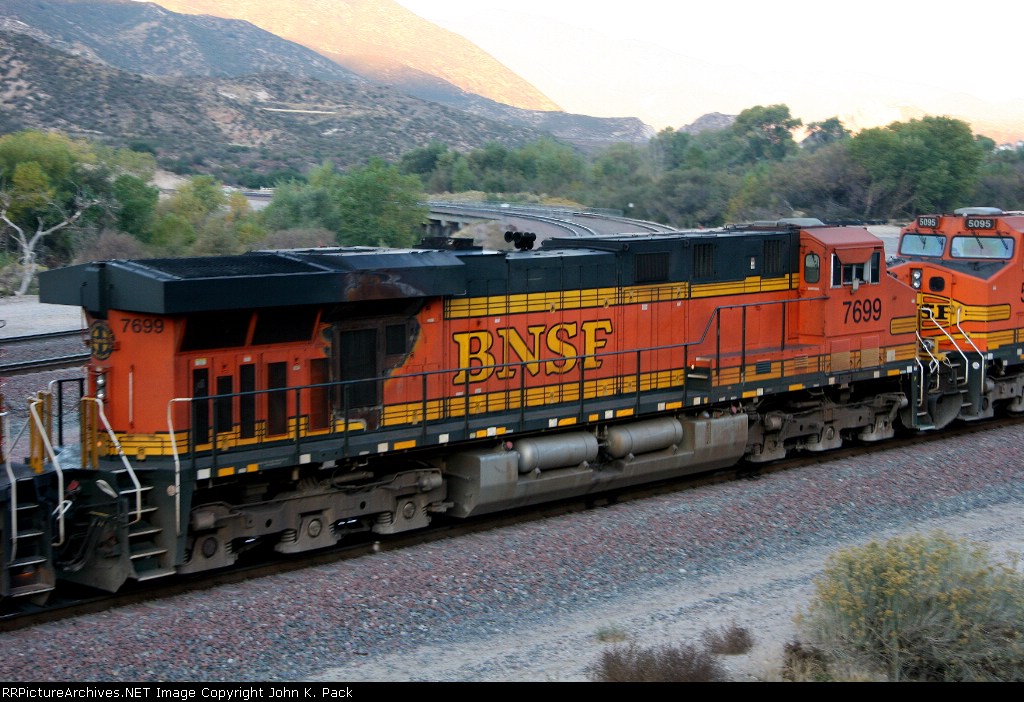 BNSF 7699